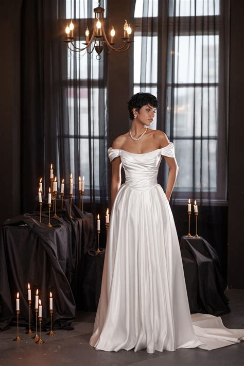 Свадебное платье Люси от Vintage Jullybride