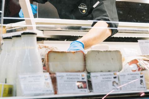 Quesos De Autor Federico Roig Del Poble Pizzeria