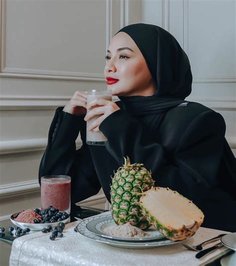 Neelofa