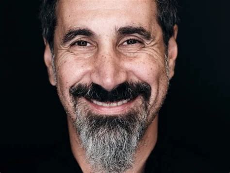 Serj Tankian Diz Sofrer Com O Lançamento De Chop Suey Até Hoje