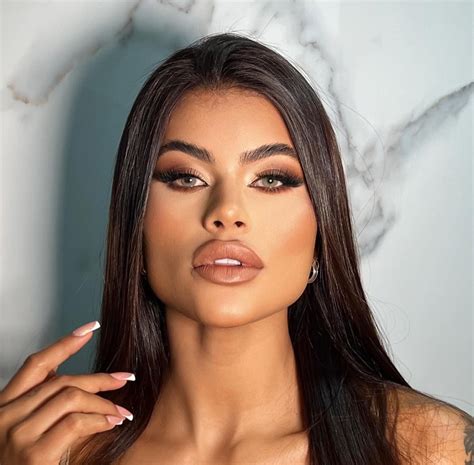 Aleja Torres Bio Age Height Wiki Models Biography