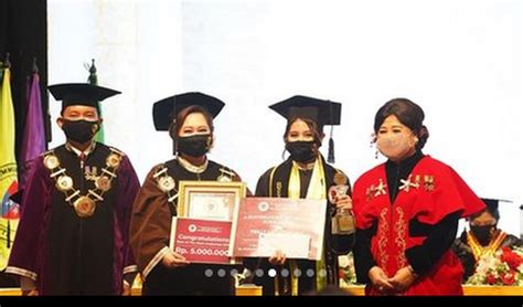 Intip Lagi Momen Wisuda Prilly Latuconsina Jadi Lulusan Terbaik Lspr