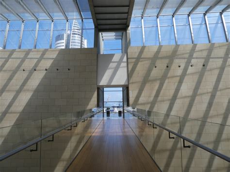 מבני הציבור על מבנים ציבורים ומשמעויות אורבנולוגיה