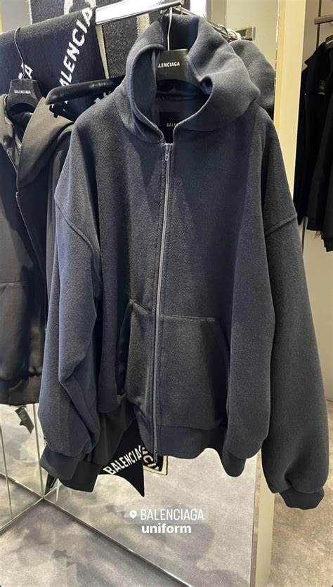 Jaylien Hinting At A Uniform Rthroughthewire