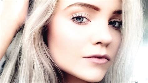 Hailey Malles Has Golden Glow In ‘date Attire