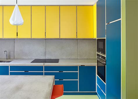 10 Popular Homes From Dezeens Pinterest Boards That Use Colour Blocking