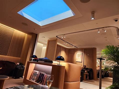 Sin Qantas First Lounge Singapore Reviews Loungeindex