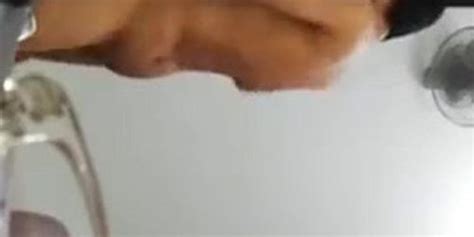 Viet Couple Is Getting High