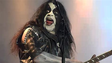 Abbath Vocalista Do Immortal Em Divertida Homenagem Ao Iron Maiden