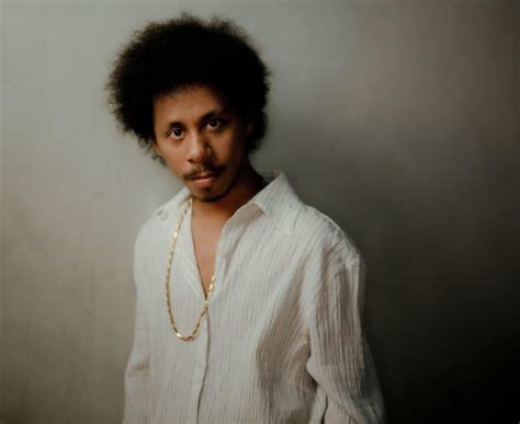 Raim Laode Kembali Bikin Galau Penggemar Dengan Balutan Musik City Pop Kabarika