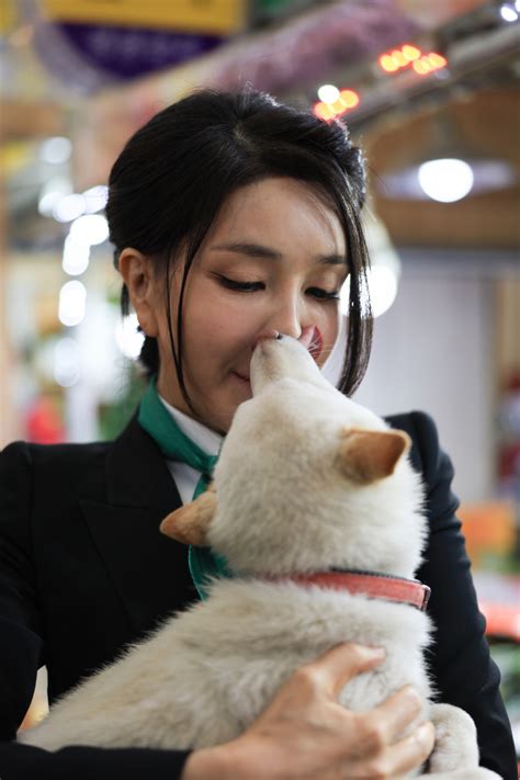 野 김건희 화보 촬영 놀이 눈 뜨고 못봐줘이 정부는 윤석열·김건희 공동정부인가 野 김건희 화보 촬영 놀이 눈 뜨고 못봐줘이 정부는 윤석열·김건희 공동정부인가