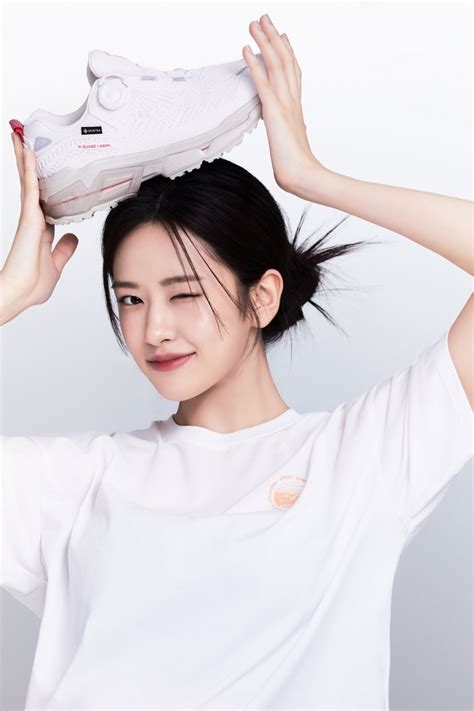 아이브 아이브 안유진 네파 아웃도어 화보 촬스의 이슈와 유머