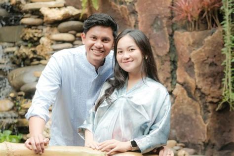 Momen Lebaran Ibnu Wardani Dan Lita Hutami