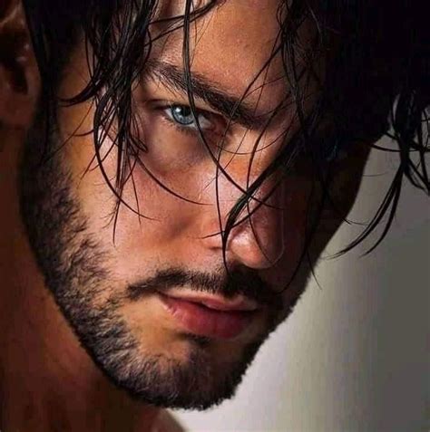 أخاك أخاك إن من لا أخاً له ، كــساعٍ الى الهيجاء بغير سلاح