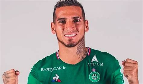 Selección Peruana Hinchas Del Saint Etienne Se Rinden Ante Miguel