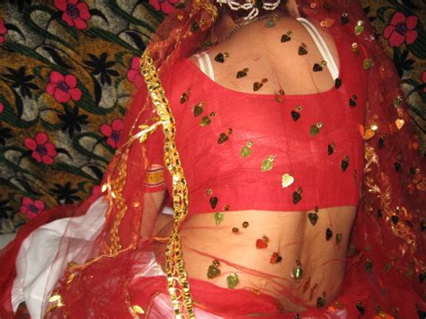 Desiauntie Hot Low Cut Blouses Hot Aunty Blouse Removal Images