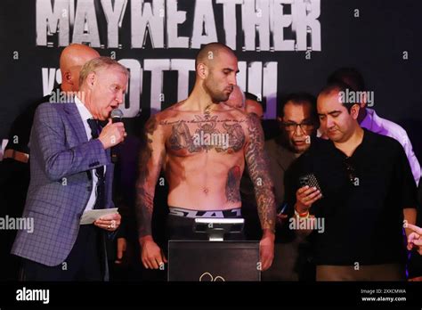 Mexico City Mexico 23rd Aug 2024 John Gotti Iii Poses On The Scales