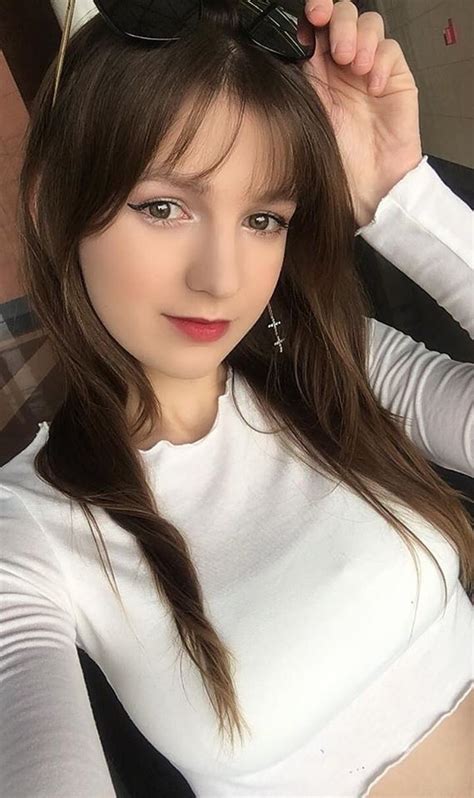 Mỹ Nhân Dj Ukraine Alexandra Rud Sở Hữu Body Sexy Nhờ Tập Yoga