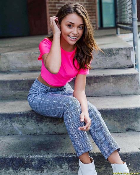 Celebridades Femeninas Oficial Presley Elise Lavergne Me Recordaron