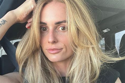 Former Nhlers Widow Emily Cave Boit Says She Felt Like She Was Leaving