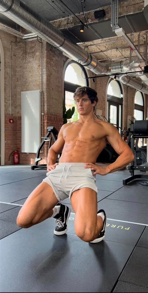 Pietro Boselli Athletic Body Men Workout Boys Workout Shirtless Males