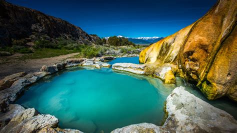 The Best Hot Springs In California To Soak Your Bones Getaway Couple