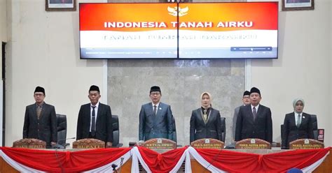 Resmi Dilantik Indra Dana Putra Dan Edi Sukarna Paw Anggota Dprd Subang Periode 2019 2024