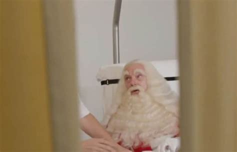 Sinterklaas Behandeld Met Gipszaag In Ziekenhuis Zo Ga Je Daar Als Ouders Mee Om Binnenland