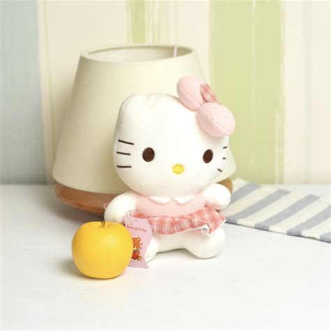 خرید عروسک کیتی با دامن چهارخونه هدیه فروشی بگو سیب