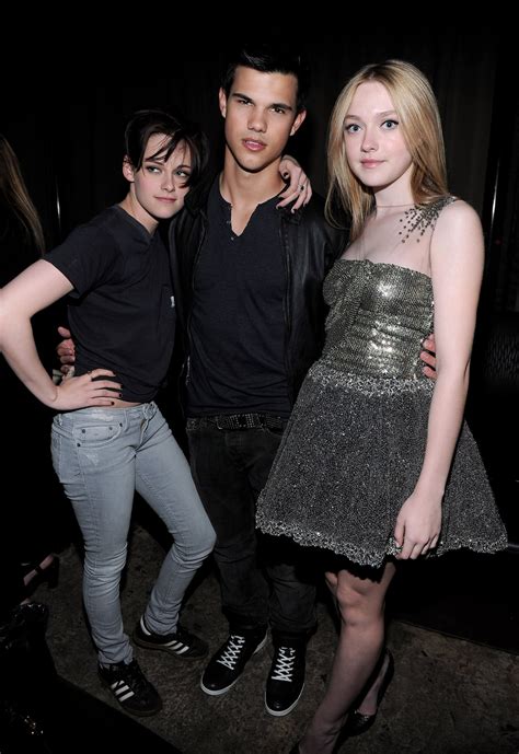 Kristen Stewart Og Dakota Fanning 2024