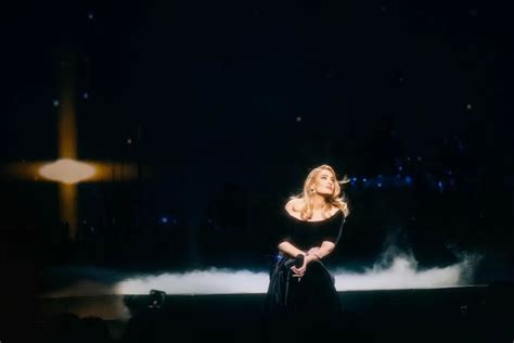 “火烧舞台”、“意外退场”，adele这场演唱会走心了！ 数艺网