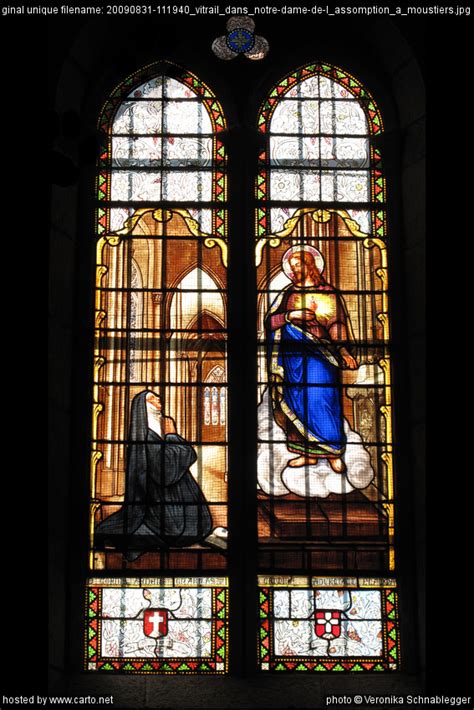 Vitrail Dans Notre Dame De Lassomption à Moustiers Moustiers Sainte