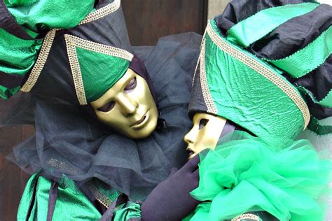 Mentiras Comunes Entre Las Parejas Fucsia