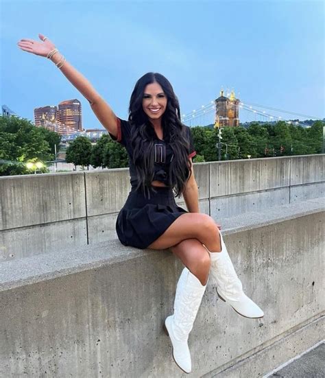 Sara Elyse Webn Rhotsportsreporters