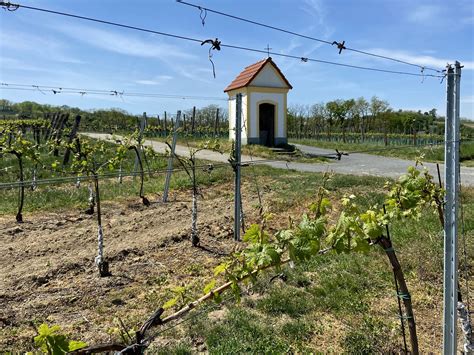 Monumento Y Edificio En Heldenberg Outdooractive