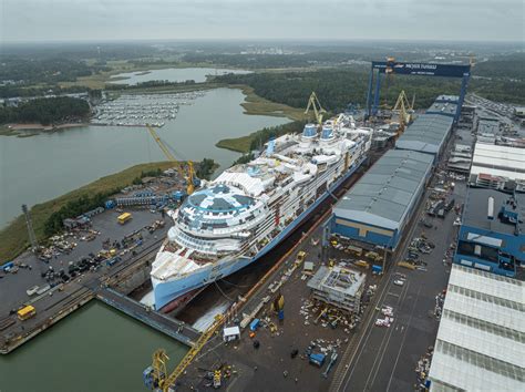 Lng Powered Legend Of The Seas Launched At Meyer Turku Shipenergy