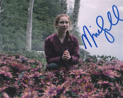 Mina Sundwall Photo Gallery 01