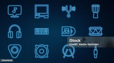 라인 오디오 잭 드럼 음악 소리굽쇠 신디사이저 헤드폰 음표 음색 비닐 디스크 및 음성 도우미 아이콘을 설정합니다 벡터 기타