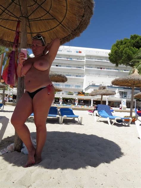 Foto Di Topless Beach Milf