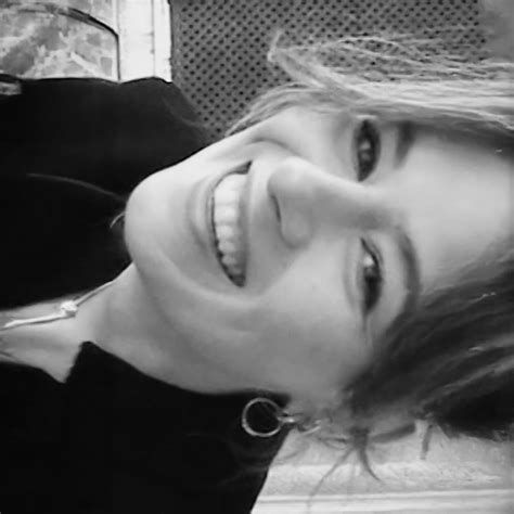 Karolina Golis Youtube