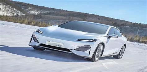 လျှပ်စစ်ကားများပိုမိုရောင်းချရရေး အားပေးမြှင့်တင်မှုများလုပ်လာတဲ့ တရုတ