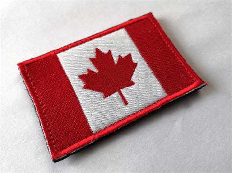 现货批发 加拿大枫叶旗多色刺绣魔术贴章勾面布贴补丁臂章徽章 阿里巴巴