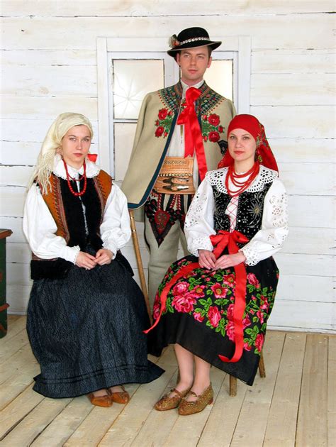 Stroje Podhalańskie — Stroje Ludowe