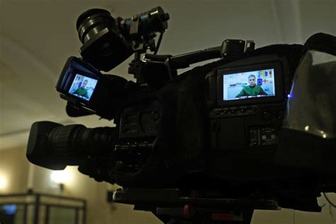 Want To Be Paid To Be A Talk Show Audience Member Show Seeks Mass Residents