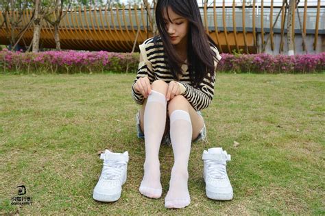 织梦映像 草地白丝 哔哩哔哩