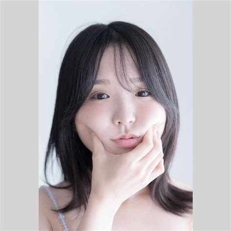 日高七海 さくらちゃんを祝う配信ありがとうございました〜！ おもろすぎた。お宝鑑定団方式じゃないからね？ あの人、「おめでとう」って自分で人に向かってずっと言ってた。 とても怖いよね