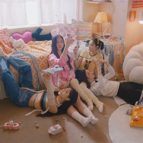 Pin By Joe On Jk Pop De MontÃo Album Covers Pop Photos Star Students