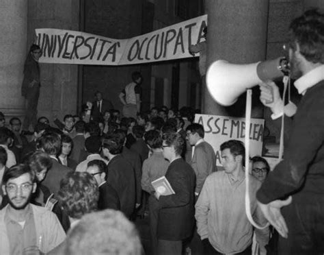 Milano Occupazione Della Università Cattolica Maggio 1968 Archivio
