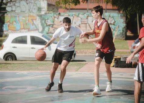 Triples Arte Urbano Y Cultura El Básquet Callejero Conquista Las Calles Y Las Canchas Latinas