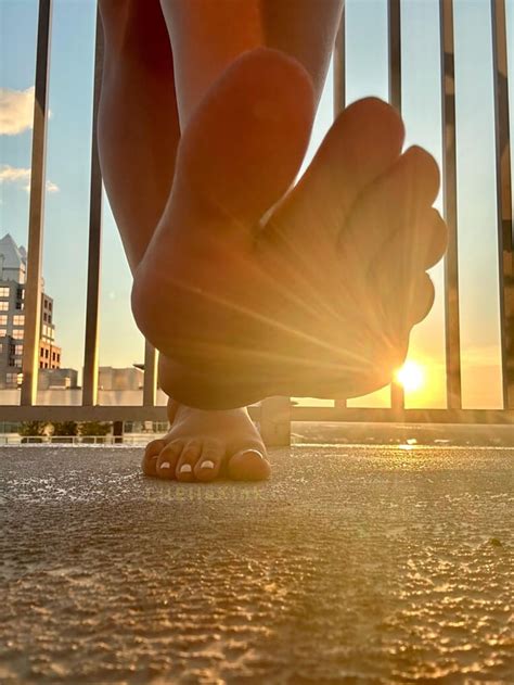Such A Lovely Last View 🌅 R Giantessfeet